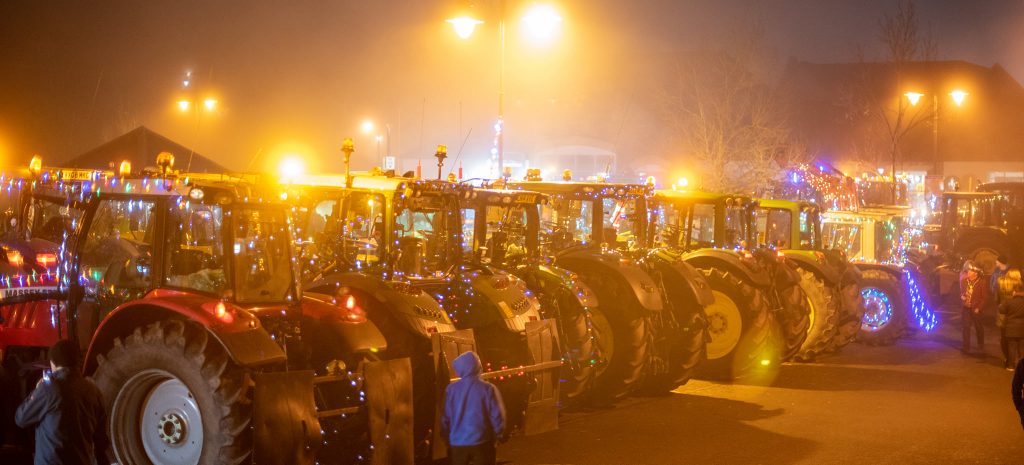 Illuminated tractor run a glowing success – The Pembrokeshire Herald