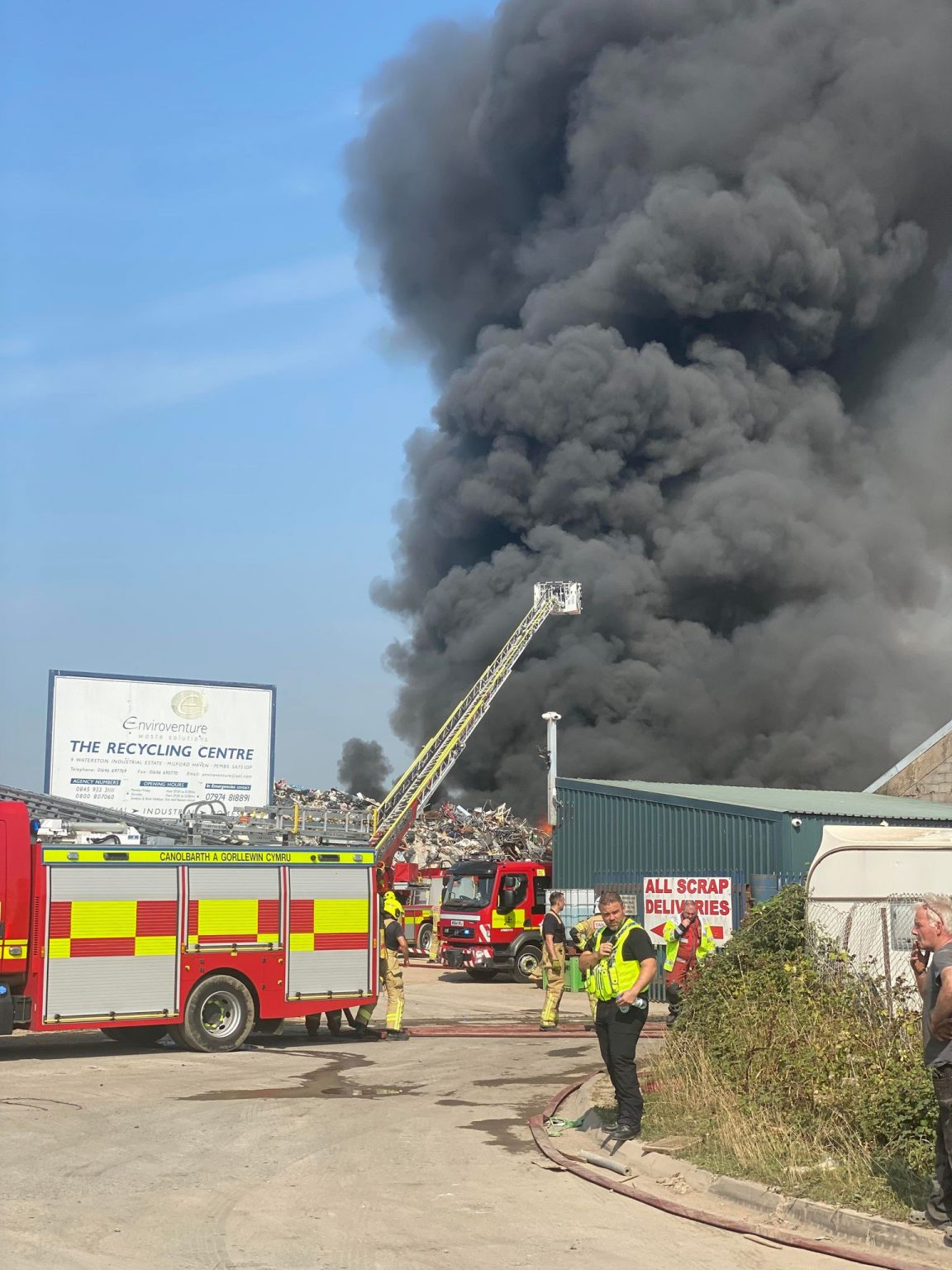 Dry fire hydrants challenging fire fighters at recycling centre fire ...