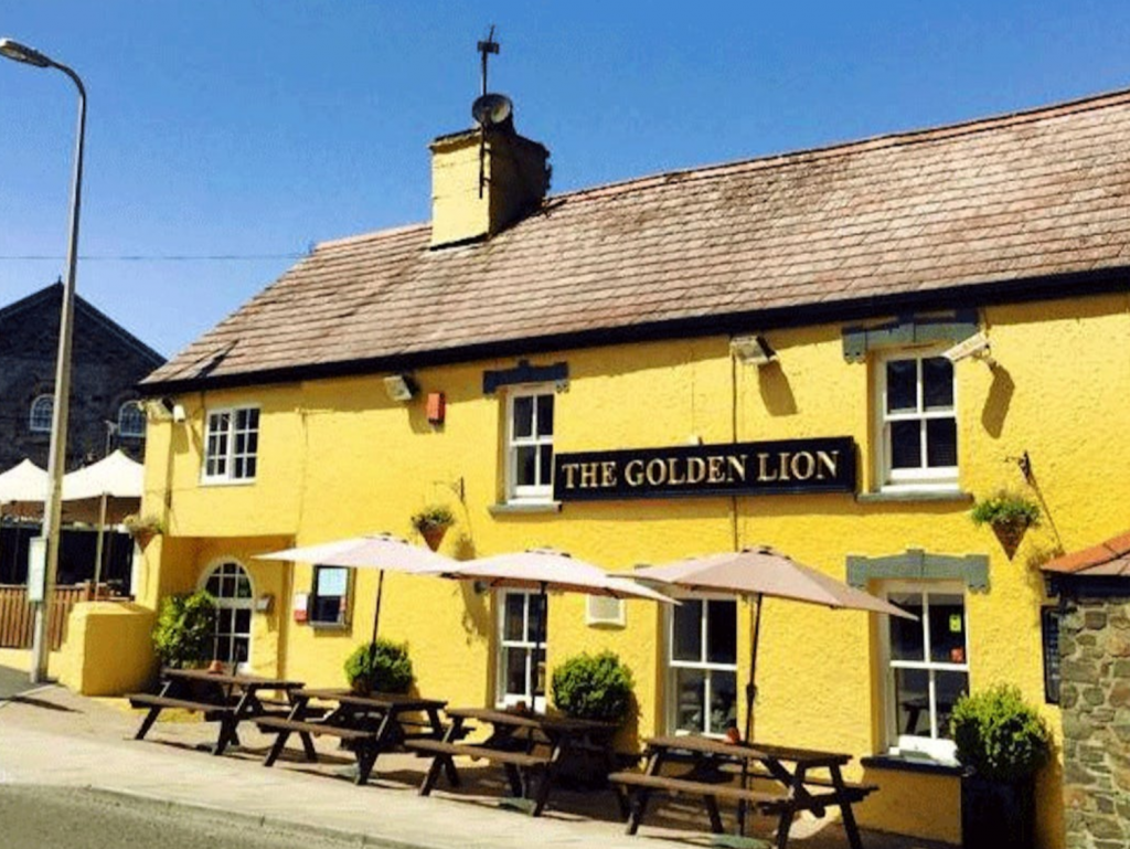 Popular Pembrokeshire pub offers £500 bonus to attract staff for busy ...