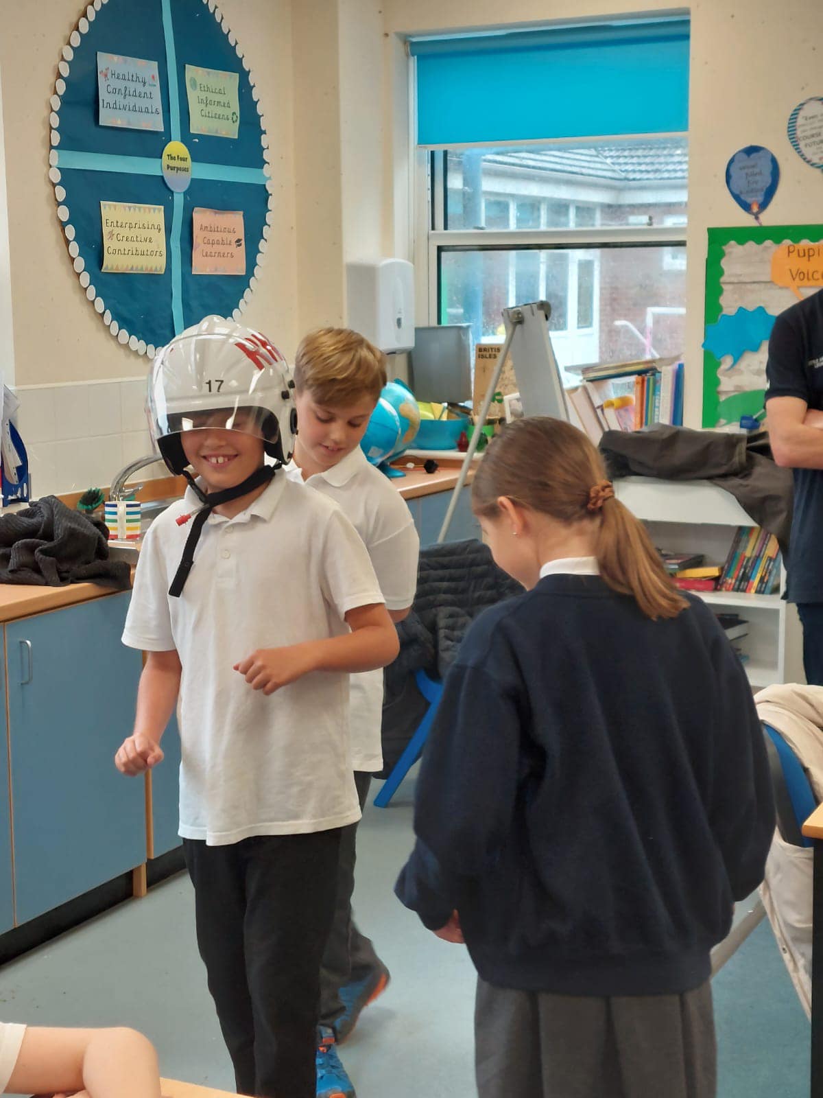 Broad Haven School pupils shine in filming BBC2’s ‘Saving Lives at Sea’ – The Pembrokeshire Herald
