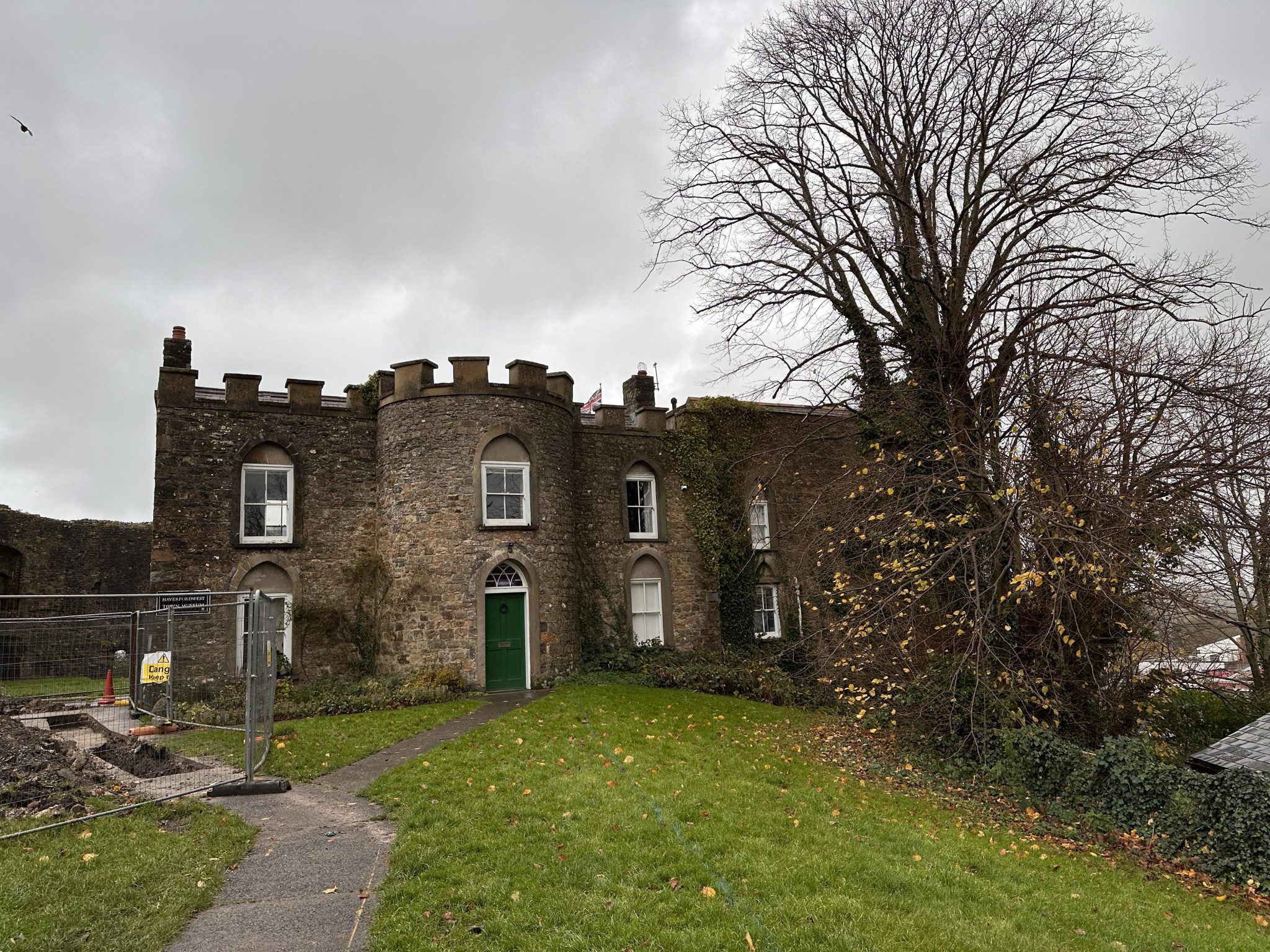 ‘Shocking damage’ at museum after thieves strip lead off roof – The ...