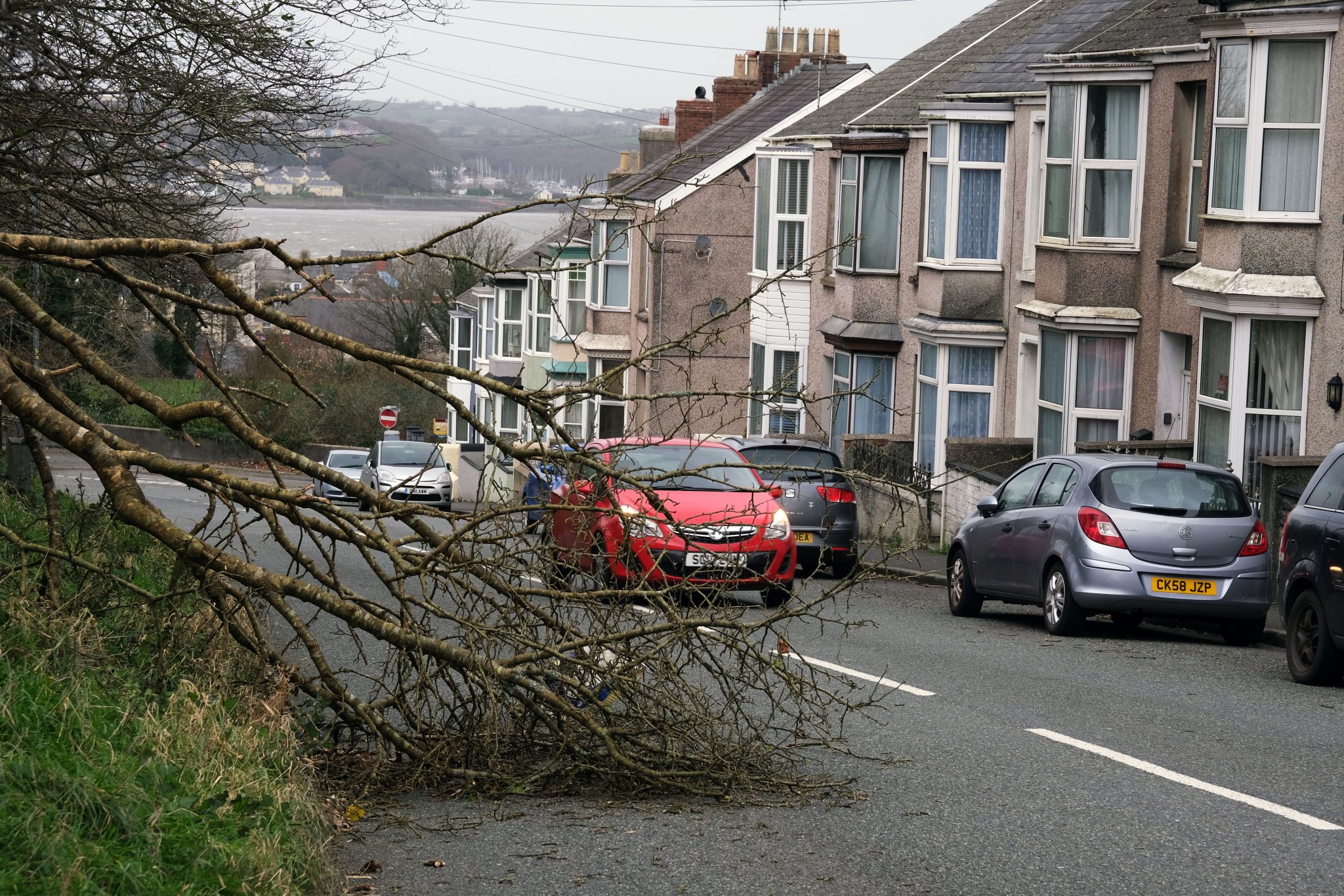 Storm Darragh leaves its mark on West Wales as major incident declared ...