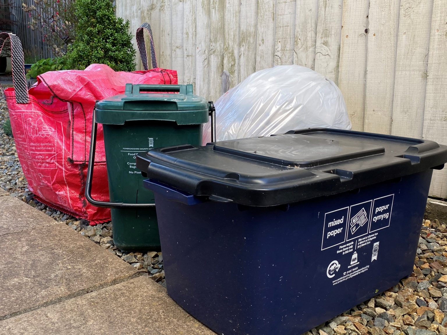 ‘We’re treated like schoolkids’: Bin workers lift lid on chaos at ...