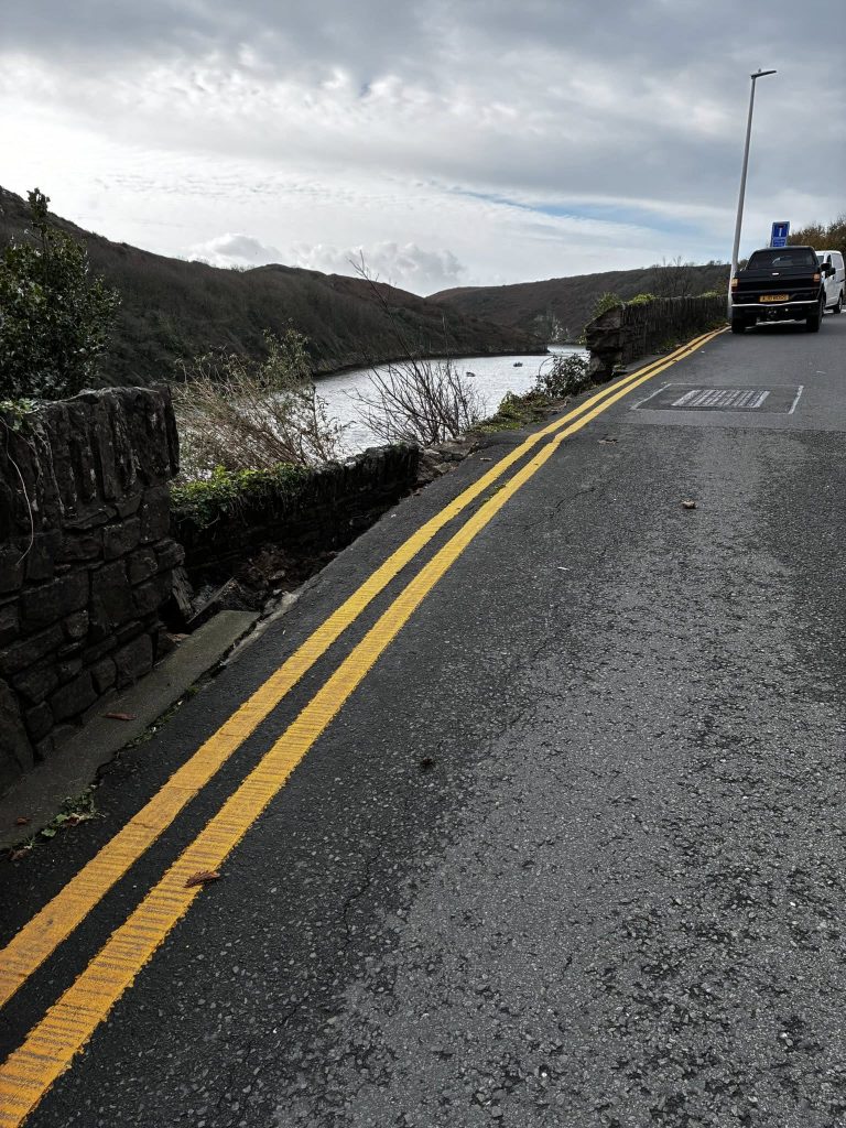 Major wall collapse on Solva Hill — motorists urged to avoid area – The ...