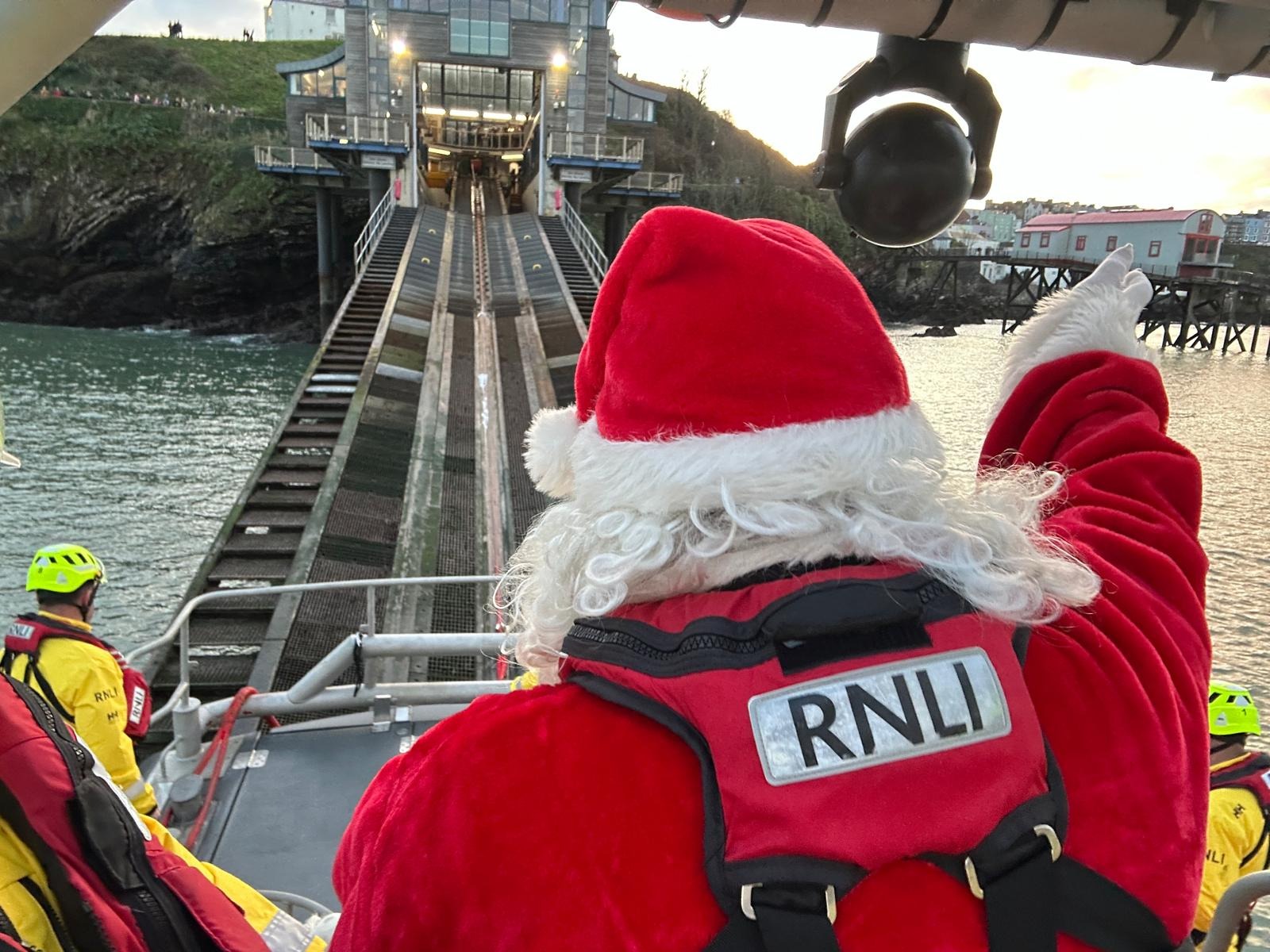 Tenby packed as Santa Run and lights switch-on launch festive season ...