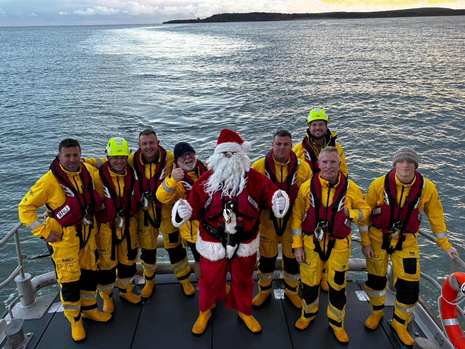 Tenby packed as Santa Run and lights switch-on launch festive season ...