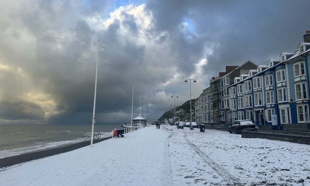 Snow and ice cause travel disruption across Pembrokeshire as cold snap ...