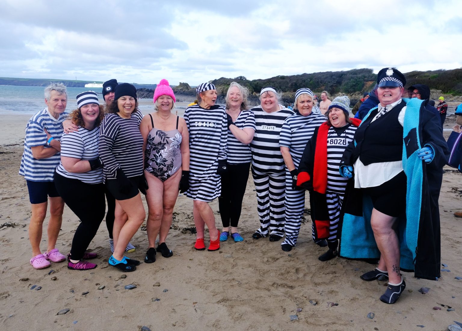 Community braves icy dip to raise thousands for hospice care – The ...