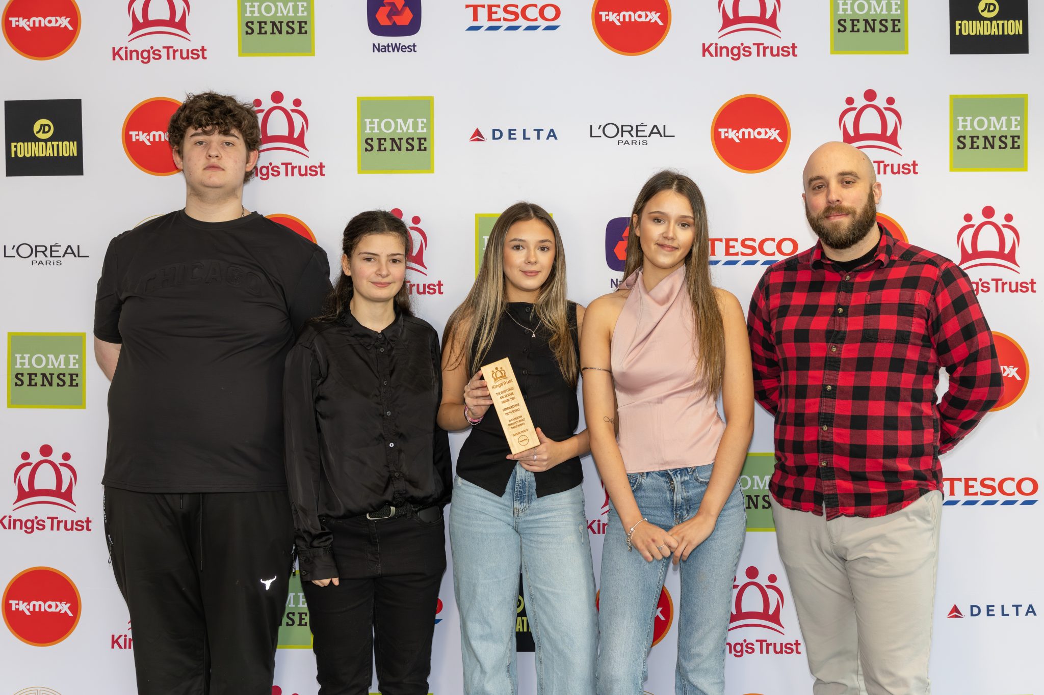 Students win King’s Trust award for transforming vandalised subway ...