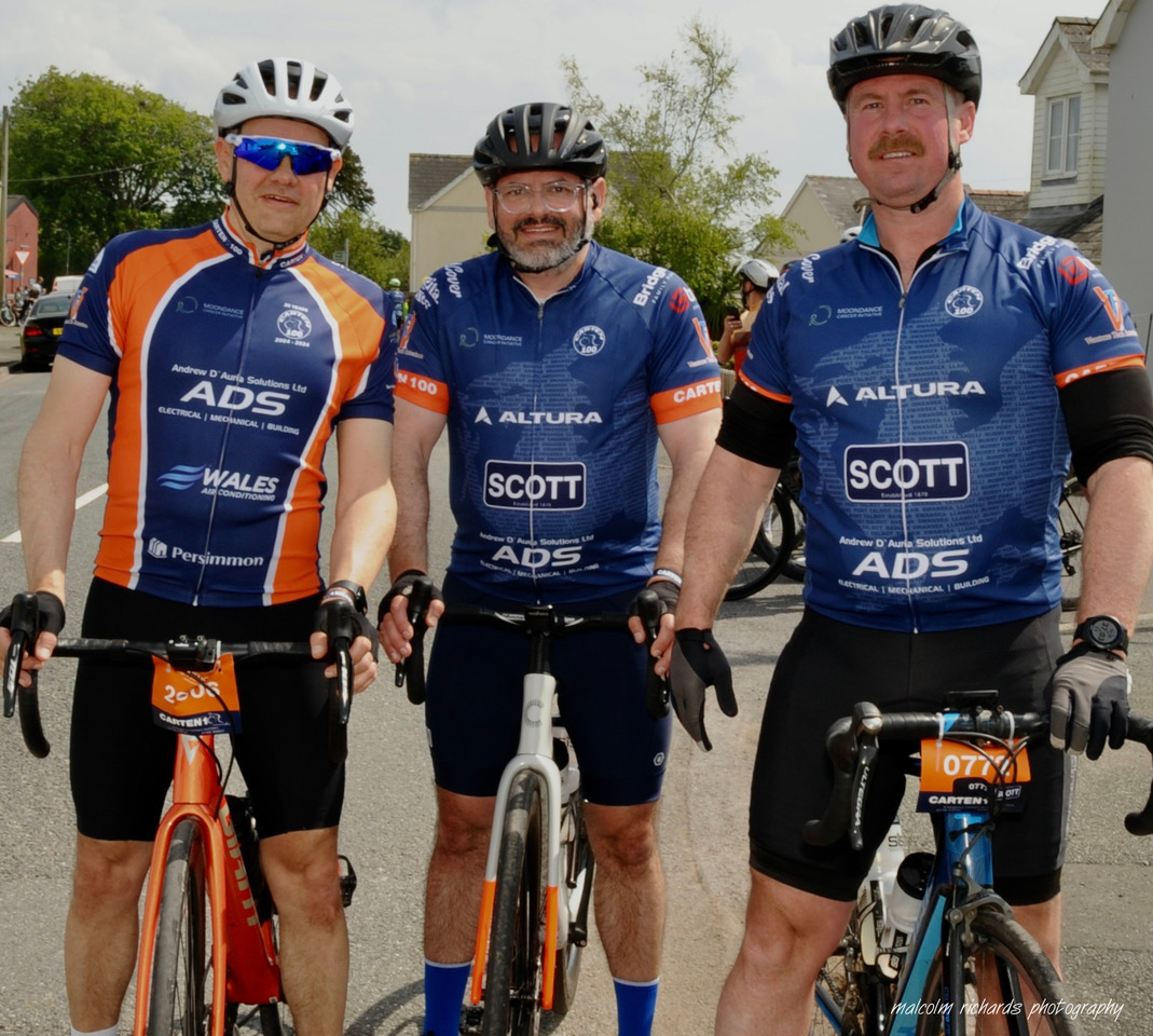 Thousands of cyclists arrive in Tenby after 100-mile Carten challenge ...